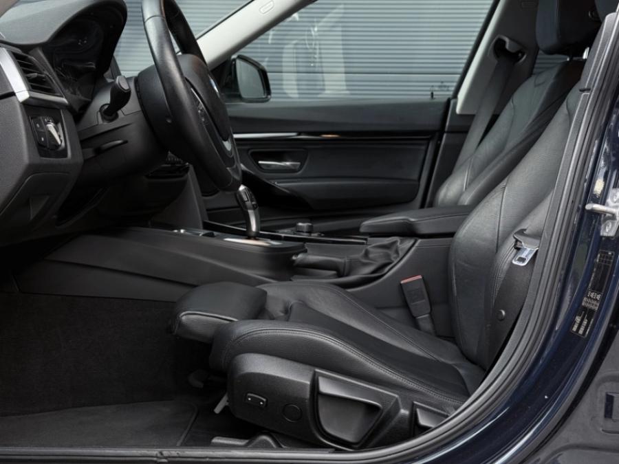 Blue BMW 320 2018 in Riga, with an engine capacity of 2.00 L and mileage of 222 thousand km for 14995 €, photo 10 on AUTOMOTO.COM.LV