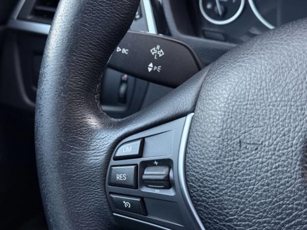 Blue BMW 320 2018 in Riga, with an engine capacity of 2.00 L and mileage of 222 thousand km for 14995 €, photo 10 on AUTOMOTO.COM.LV