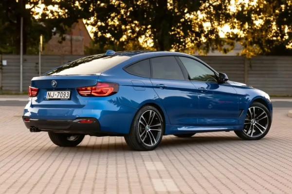 Blue BMW 320 2020 in Jelgava, with an engine capacity of 2.00 L and mileage of 107 thousand km for 23900 €, photo 5 on AUTOMOTO.COM.LV