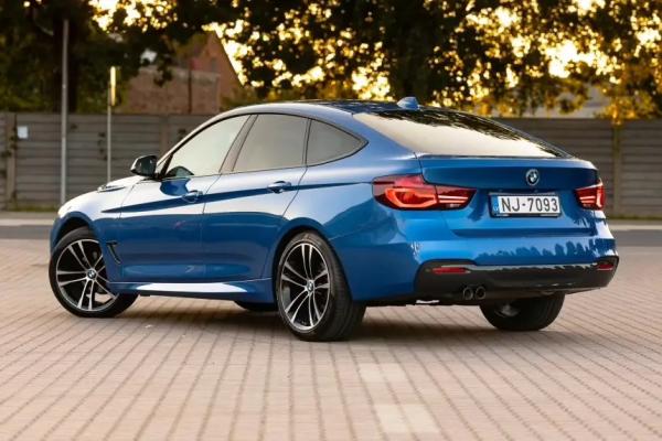 Blue BMW 320 2020 in Jelgava, with an engine capacity of 2.00 L and mileage of 107 thousand km for 23900 €, photo 6 on AUTOMOTO.COM.LV