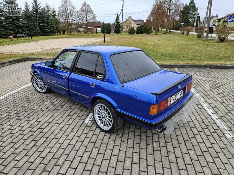 Blue BMW 320 1985 in Joniskis, with an engine capacity of 2.00 L and mileage of 265 thousand km for 5700 €, photo 6 on AUTOMOTO.COM.LV