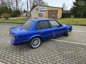 Blue BMW 320 1985 in Joniskis, with an engine capacity of 2.00 L and mileage of 265 thousand km for 5700 €, photo 8 on AUTOMOTO.COM.LV
