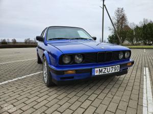 Blue BMW 320 1985 in Joniskis, with an engine capacity of 2.00 L and mileage of 265 thousand km for 5700 €, photo 10 on AUTOMOTO.COM.LV