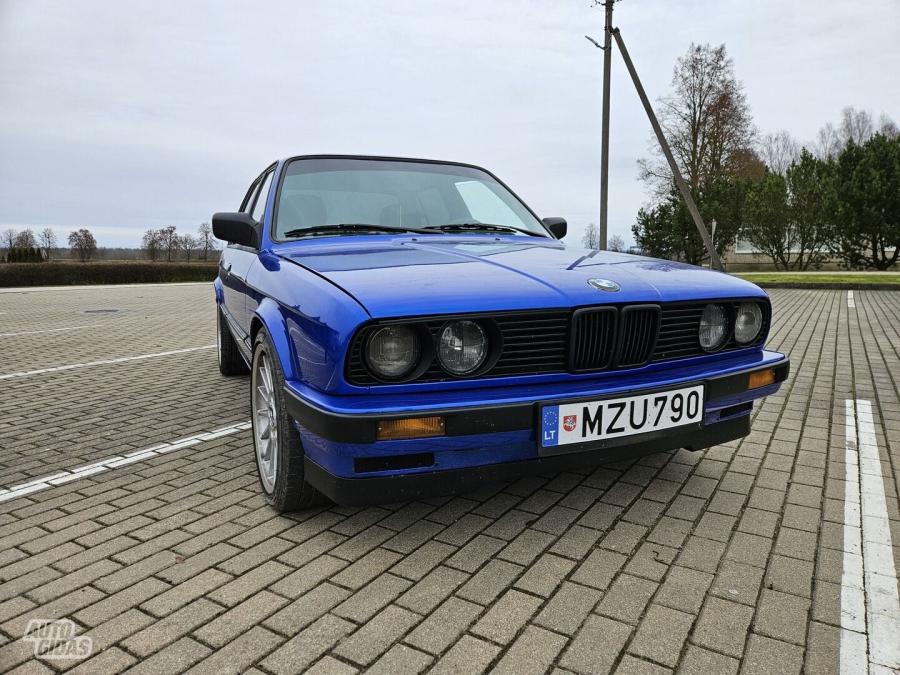 Blue BMW 320 1985 in Joniskis, with an engine capacity of 2.00 L and mileage of 265 thousand km for 5700 €, photo 10 on AUTOMOTO.COM.LV
