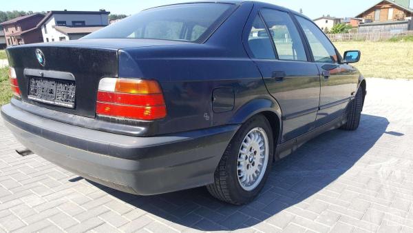Blue BMW 320 1991 in Kaunas, with an engine capacity of 2.00 L and mileage of 67 thousand km for 3000 €, photo 3 on AUTOMOTO.COM.LV