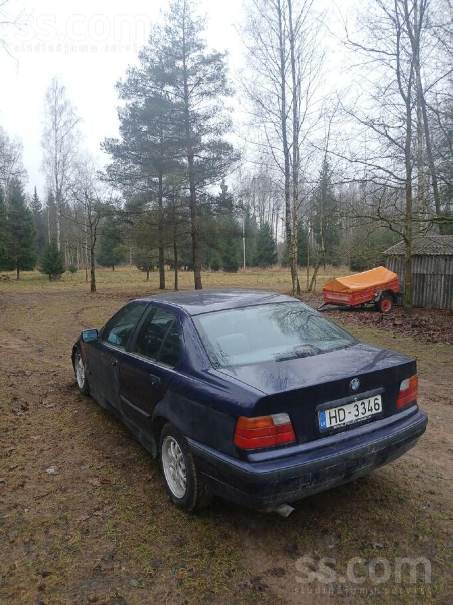 Zils BMW 320 1996 Bauska, ar dzinēja tilpumu 2.00 L un nobraukumu 350 tūkst. km par 2000 €, foto 3 vietnē AUTOMOTO.COM.LV