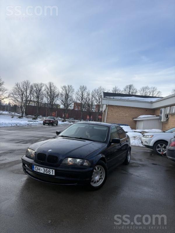 Blue BMW 320 1998 in Saldus, with an engine capacity of 2.00 L and mileage of 450 thousand km for 1700 €, photo 1 on AUTOMOTO.COM.LV