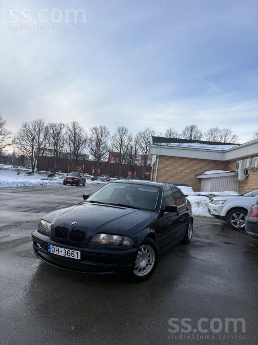 Blue BMW 320 1998 in Saldus, with an engine capacity of 2.00 L and mileage of 450 thousand km for 1700 €, photo 1 on AUTOMOTO.COM.LV