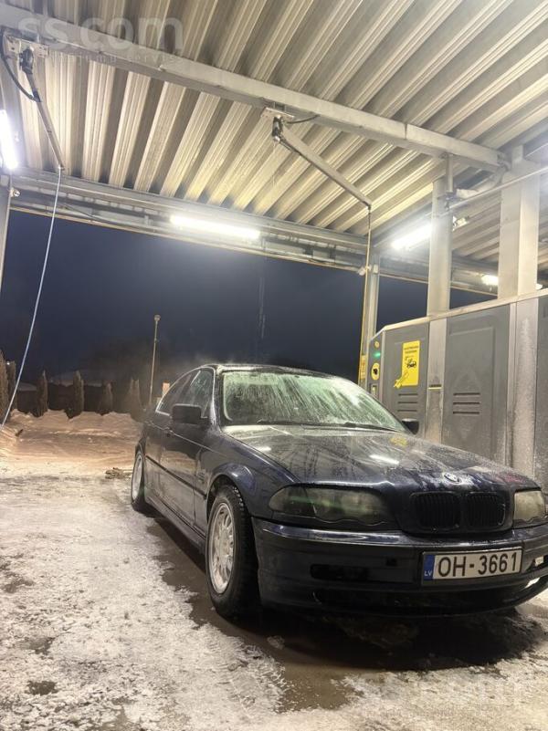 Blue BMW 320 1998 in Saldus, with an engine capacity of 2.00 L and mileage of 410 thousand km for 1900 €, photo 1 on AUTOMOTO.COM.LV