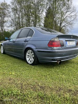 Zils BMW 320 1998 Pērnava, ar dzinēja tilpumu 2.50 L un nobraukumu 369 tūkst. km par 2000 €, foto 13 vietnē AUTOMOTO.COM.LV