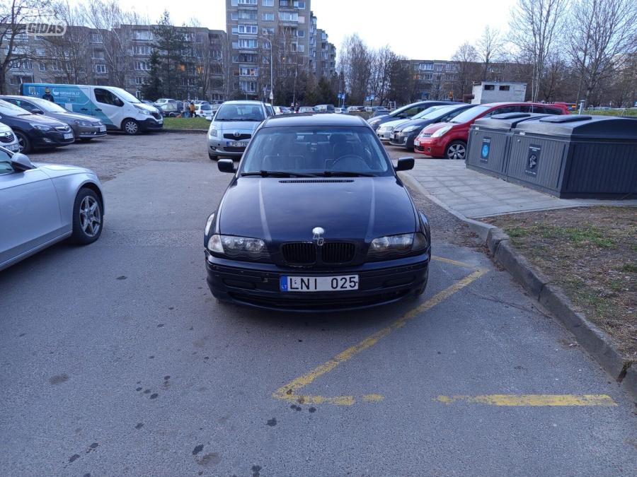 Blue BMW 320 1999 in Vilnius, with an engine capacity of 2.00 L and mileage of 400 thousand km for 1000 €, photo 3 on AUTOMOTO.COM.LV
