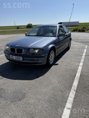 Zils BMW 320 2000 Rīga, ar dzinēja tilpumu 2.00 L un nobraukumu 304 tūkst. km par 1500 €, foto  vietnē AUTOMOTO.COM.LV
