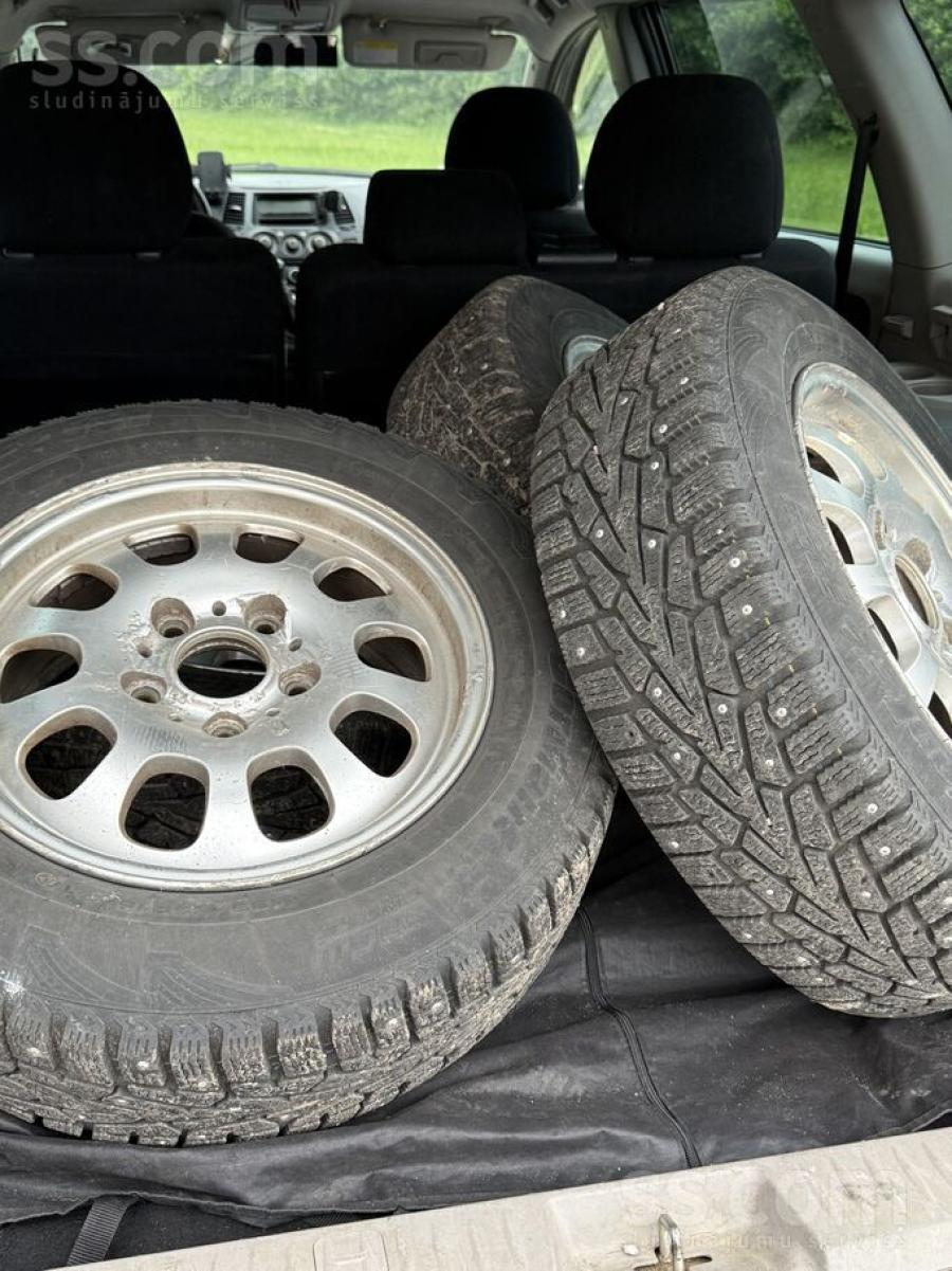 Zils BMW 320 2000 Rīga, ar dzinēja tilpumu 2.00 L un nobraukumu 304 tūkst. km par 1500 €, foto 16 vietnē AUTOMOTO.COM.LV