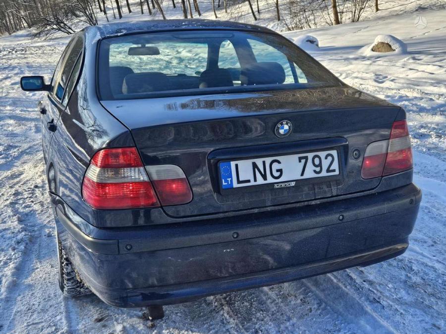 Blue BMW 320 2001 in Vilnius, with an engine capacity of 2.00 L and mileage of 380 thousand km for 1400 €, photo 3 on AUTOMOTO.COM.LV