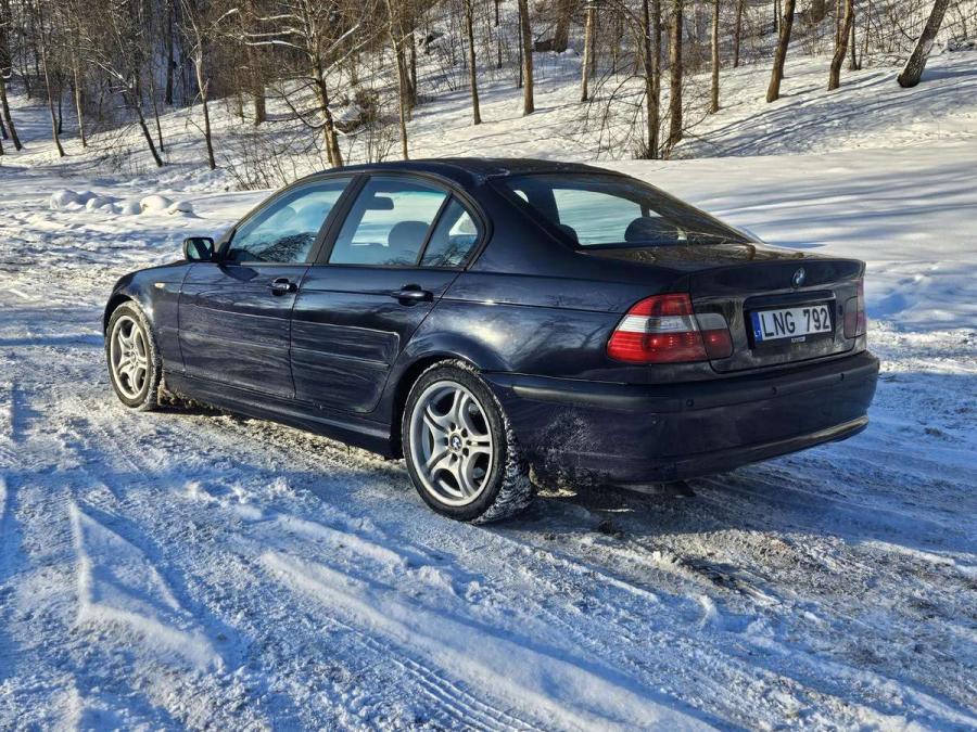 Blue BMW 320 2001 in Vilnius, with an engine capacity of 2.00 L and mileage of 380 thousand km for 1400 €, photo 4 on AUTOMOTO.COM.LV