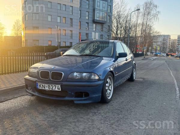 Zils BMW 320 2001 Rīga, ar dzinēja tilpumu 2.00 L un nobraukumu 326 tūkst. km par 1600 €, foto 1 vietnē AUTOMOTO.COM.LV