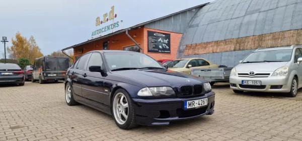 Blue BMW 320 2001 in Valmiera, with an engine capacity of 2.00 L and mileage of 377 thousand km for 2700 €, photo 1 on AUTOMOTO.COM.LV