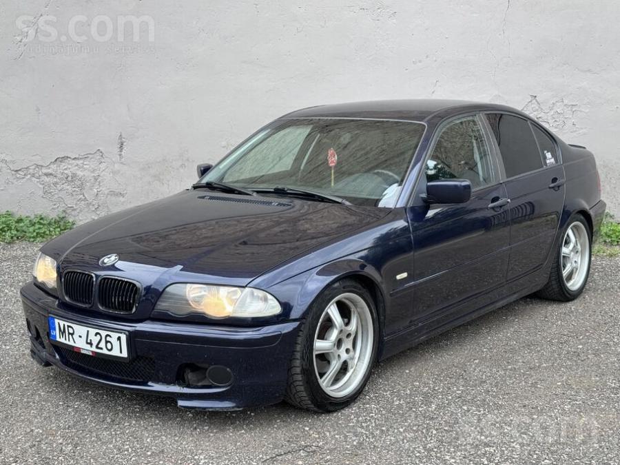 Blue BMW 320 2001 in Riga, with an engine capacity of 2.00 L and mileage of 413 thousand km for 1990 €, photo 3 on AUTOMOTO.COM.LV