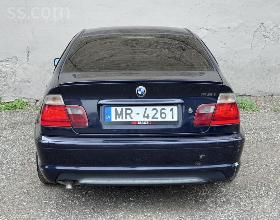 Blue BMW 320 2001 in Riga, with an engine capacity of 2.00 L and mileage of 413 thousand km for 1990 €, photo 4 on AUTOMOTO.COM.LV