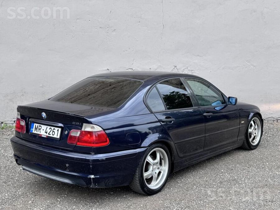 Blue BMW 320 2001 in Riga, with an engine capacity of 2.00 L and mileage of 413 thousand km for 1990 €, photo 7 on AUTOMOTO.COM.LV