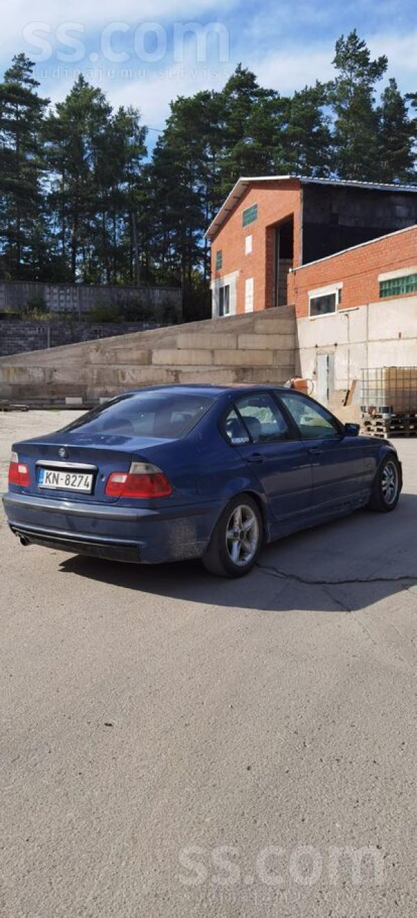 Blue BMW 320 2001 in Riga, with an engine capacity of 2.00 L and mileage of 327 thousand km for 1400 €, photo 4 on AUTOMOTO.COM.LV