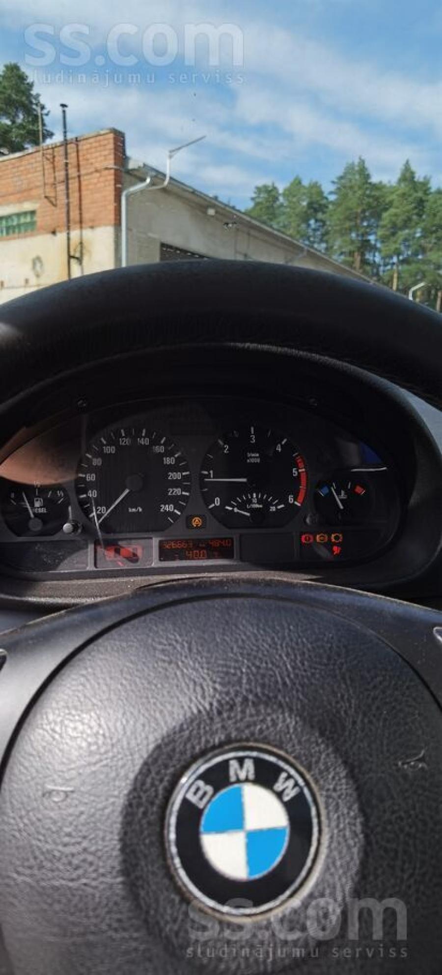 Blue BMW 320 2001 in Riga, with an engine capacity of 2.00 L and mileage of 327 thousand km for 1400 €, photo 7 on AUTOMOTO.COM.LV