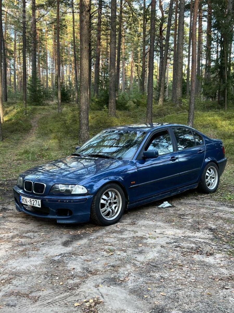 Blue BMW 320 2001 in Riga, with an engine capacity of 2.00 L and mileage of 336 thousand km for 1350 €, photo 1 on AUTOMOTO.COM.LV