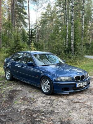 Blue BMW 320 2001 in Riga, with an engine capacity of 2.00 L and mileage of 336 thousand km for 1350 €, photo 3 on AUTOMOTO.COM.LV