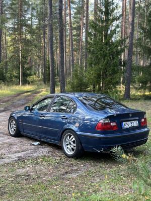 Blue BMW 320 2001 in Riga, with an engine capacity of 2.00 L and mileage of 336 thousand km for 1350 €, photo 5 on AUTOMOTO.COM.LV