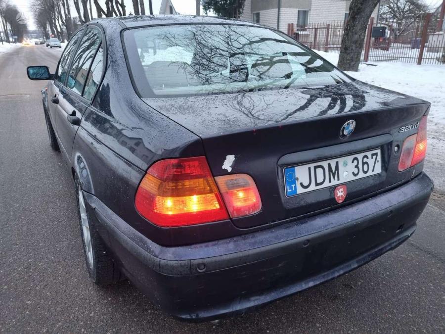 Zils BMW 320 2002 Alīta, ar dzinēja tilpumu 2.00 L un nobraukumu 318 tūkst. km par 1350 €, foto 1 vietnē AUTOMOTO.COM.LV