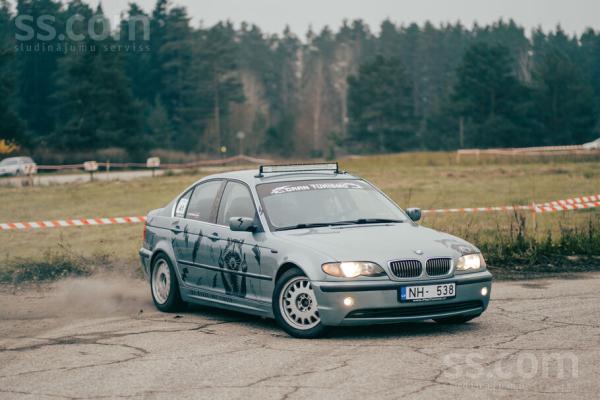 Zils BMW 320 2002 Dobele, ar dzinēja tilpumu 2.20 L un nobraukumu 233 tūkst. km par 3500 €, foto 5 vietnē AUTOMOTO.COM.LV