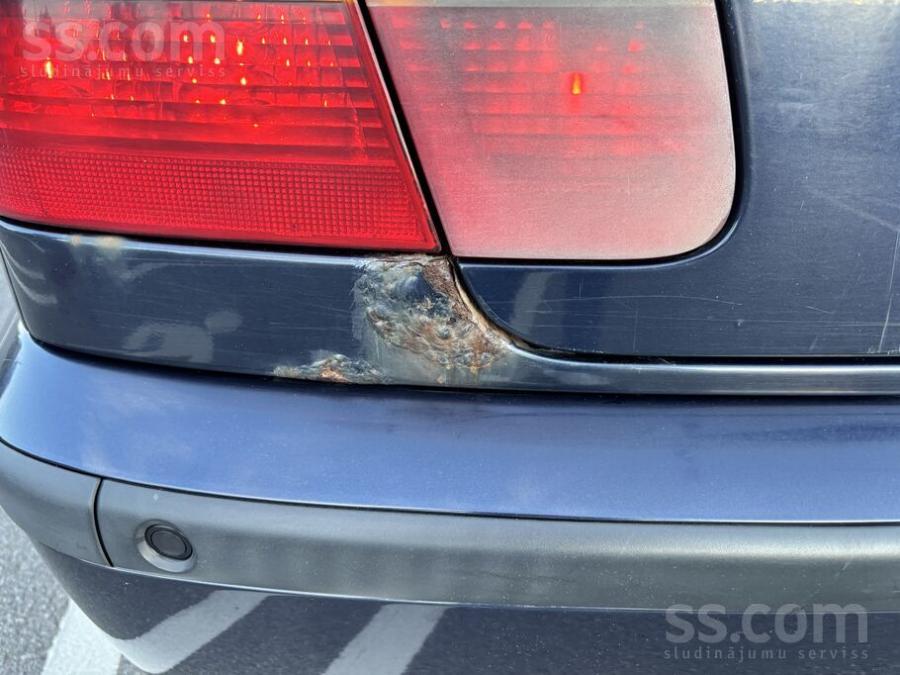 Zils BMW 320 2002 Rīga, ar dzinēja tilpumu 2.00 L un nobraukumu 303 tūkst. km par 2300 €, foto 8 vietnē AUTOMOTO.COM.LV