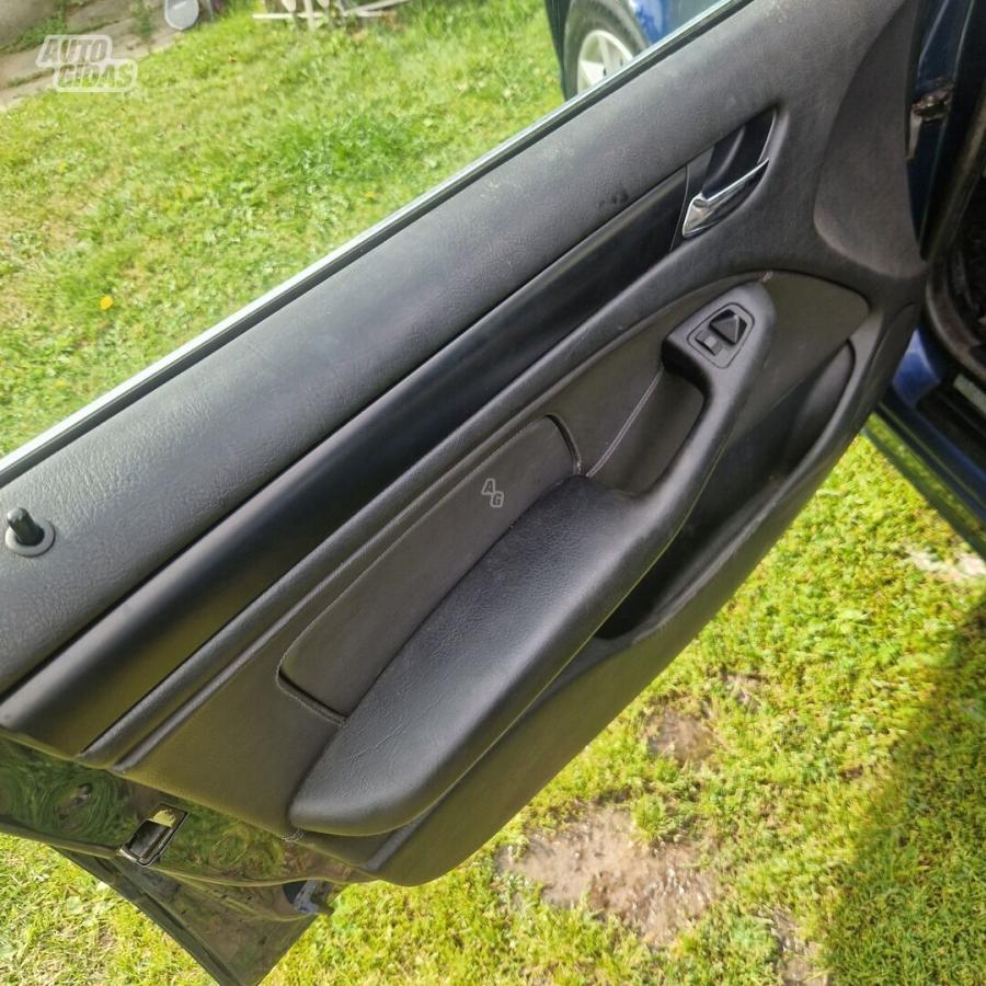 Blue BMW 320 2003 in Vilnius, with an engine capacity of 2.00 L and mileage of 494 thousand km for 1650 €, photo 24 on AUTOMOTO.COM.LV