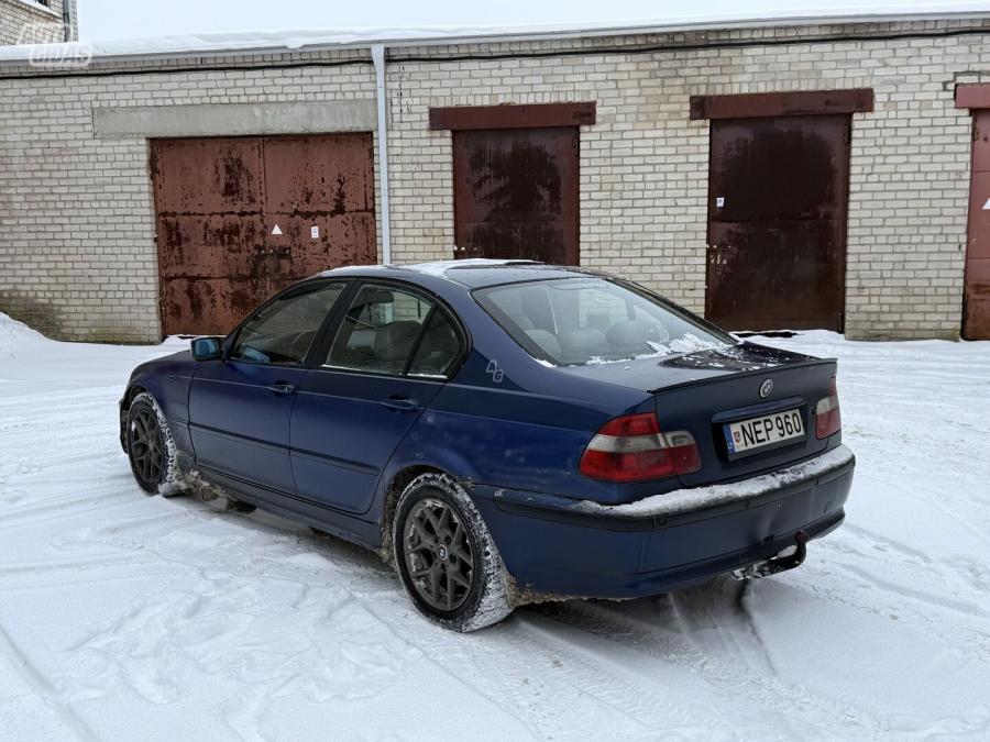 Blue BMW 320 2004 in Siauliai, with an engine capacity of 2.00 L and mileage of 332 thousand km for 2150 €, photo 3 on AUTOMOTO.COM.LV