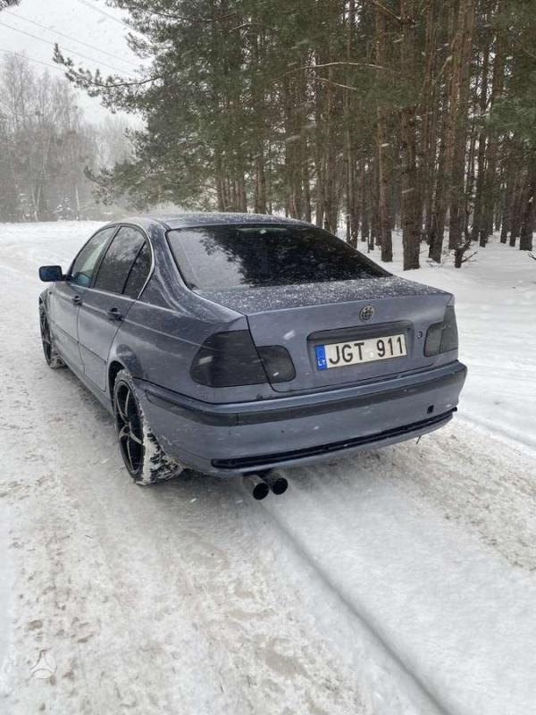 Blue BMW 320 2004 in Kaunas, with an engine capacity of 2.00 L and mileage of 420 thousand km for 1350 €, photo 1 on AUTOMOTO.COM.LV