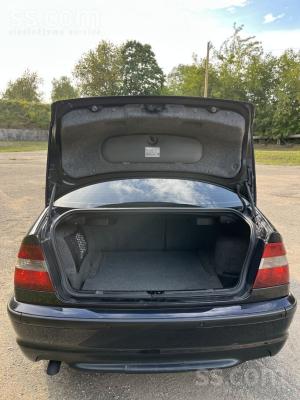 Zils BMW 320 2004 Daugavpils, ar dzinēja tilpumu 2.00 L un nobraukumu 294 tūkst. km par 3650 €, foto 14 vietnē AUTOMOTO.COM.LV