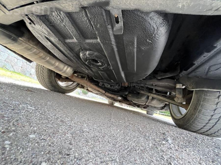 Zils BMW 320 2004 Daugavpils, ar dzinēja tilpumu 2.00 L un nobraukumu 294 tūkst. km par 3650 €, foto 15 vietnē AUTOMOTO.COM.LV