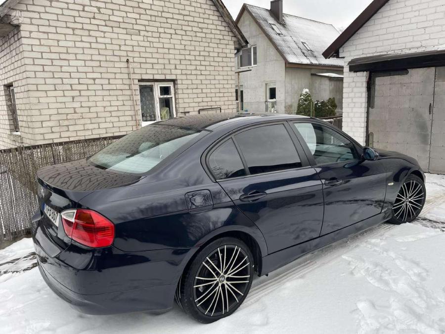 Blue BMW 320 2005 in Alytus, with an engine capacity of 2.00 L and mileage of 271 thousand km for 2950 €, photo 6 on AUTOMOTO.COM.LV