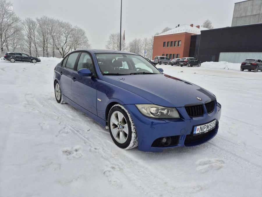 Blue BMW 320 2005 in Kedainiai, with an engine capacity of 2.00 L and mileage of 359 thousand km for 4200 €, photo 3 on AUTOMOTO.COM.LV