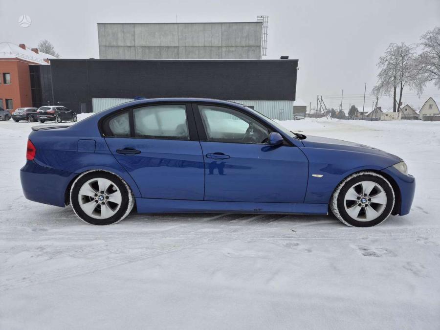 Blue BMW 320 2005 in Kedainiai, with an engine capacity of 2.00 L and mileage of 359 thousand km for 4200 €, photo 4 on AUTOMOTO.COM.LV