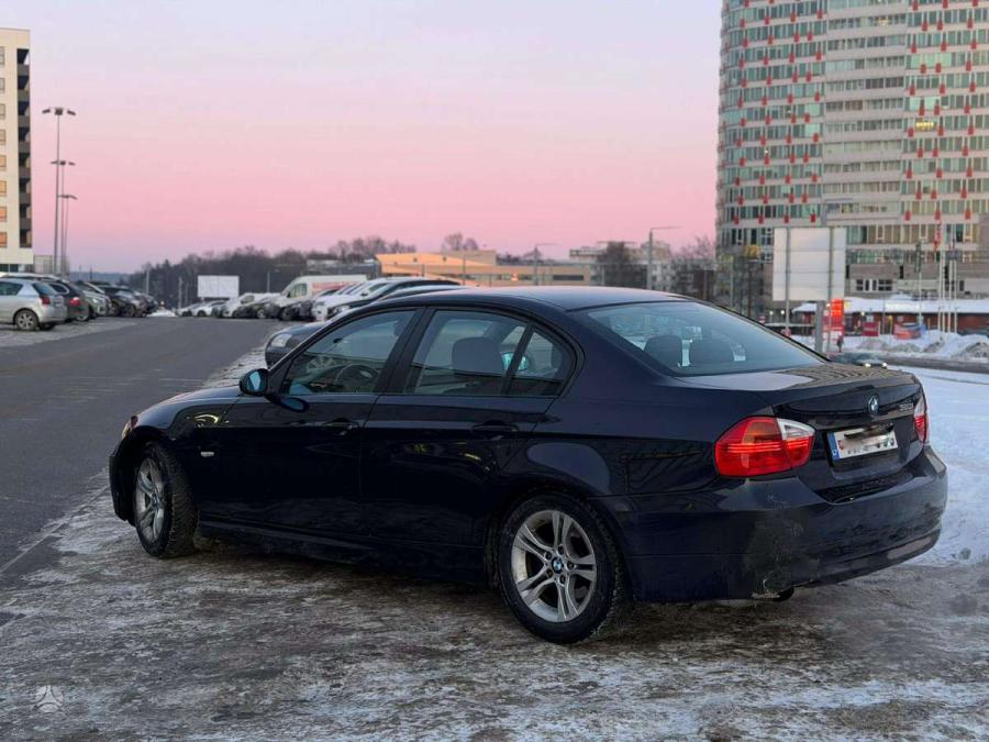 Zils BMW 320 2005 Viļņa, ar dzinēja tilpumu 2.00 L un nobraukumu 271 tūkst. km par 1900 €, foto 3 vietnē AUTOMOTO.COM.LV