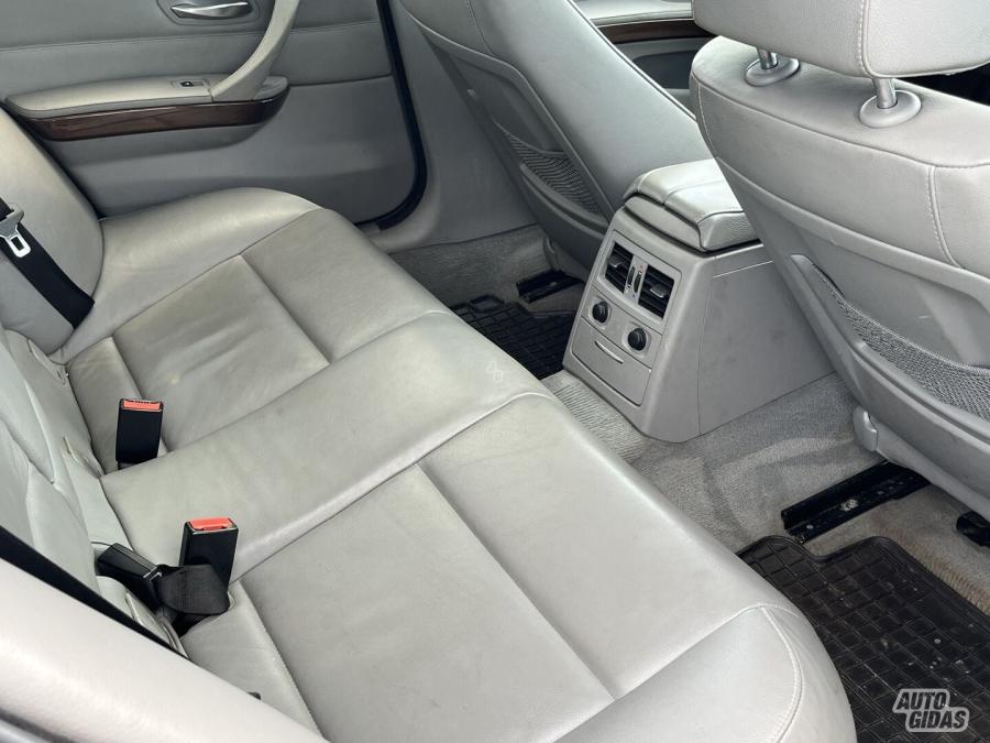 Blue BMW 320 2005 in Alytus, with an engine capacity of 2.00 L and mileage of 320 thousand km for 3150 €, photo 21 on AUTOMOTO.COM.LV