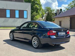 Blue BMW 320 2005 in Utena, with an engine capacity of 2.00 L and mileage of 305 thousand km for 3800 €, photo 4 on AUTOMOTO.COM.LV