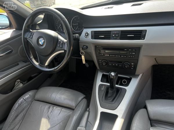 Blue BMW 320 2005 in Mazeikiai, with an engine capacity of 2.00 L and mileage of 294 thousand km for 2000 €, photo 7 on AUTOMOTO.COM.LV