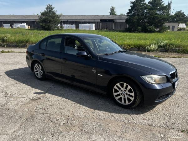 Blue BMW 320 2005 in Mazeikiai, with an engine capacity of 2.00 L and mileage of 294 thousand km for 2000 €, photo 3 on AUTOMOTO.COM.LV
