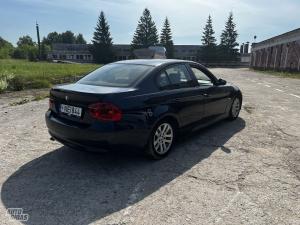Blue BMW 320 2005 in Mazeikiai, with an engine capacity of 2.00 L and mileage of 294 thousand km for 2000 €, photo 6 on AUTOMOTO.COM.LV