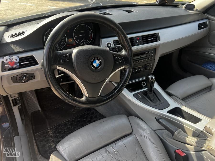 Blue BMW 320 2005 in Mazeikiai, with an engine capacity of 2.00 L and mileage of 294 thousand km for 2000 €, photo 9 on AUTOMOTO.COM.LV