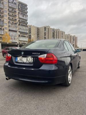 Blue BMW 320 2005 in Vilnius, with an engine capacity of 2.00 L and mileage of 379 thousand km for 2800 €, photo 4 on AUTOMOTO.COM.LV