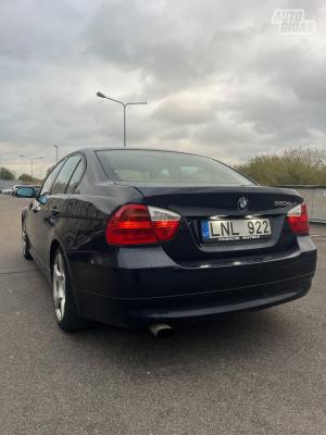 Blue BMW 320 2005 in Vilnius, with an engine capacity of 2.00 L and mileage of 379 thousand km for 2800 €, photo 5 on AUTOMOTO.COM.LV