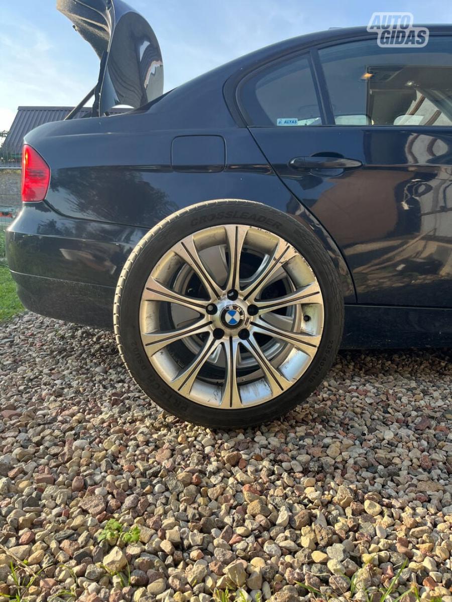 Blue BMW 320 2005 in Vilnius, with an engine capacity of 2.00 L and mileage of 379 thousand km for 2800 €, photo 8 on AUTOMOTO.COM.LV